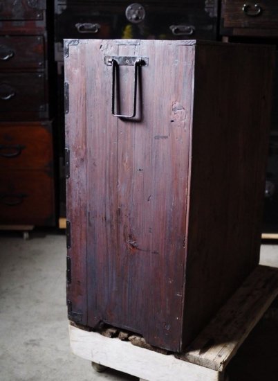 Edo period wardrobe chest with a withered taste, antique chest, Edo pe ...